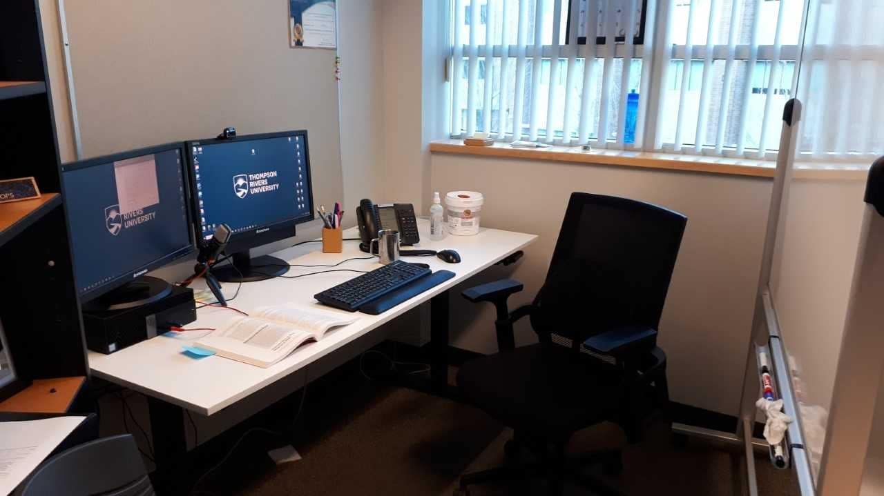 Standing Presenting Set-Up – Teaching in Higher Ed